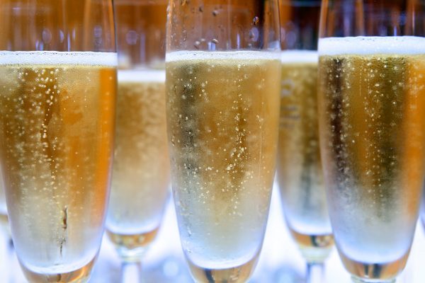 Champagne versus méthode – The Real Review