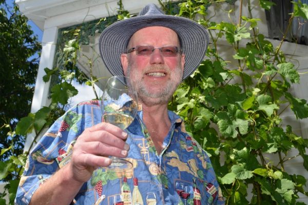 Tasmanian wine advocate Phil Laing passes – The Real Review
